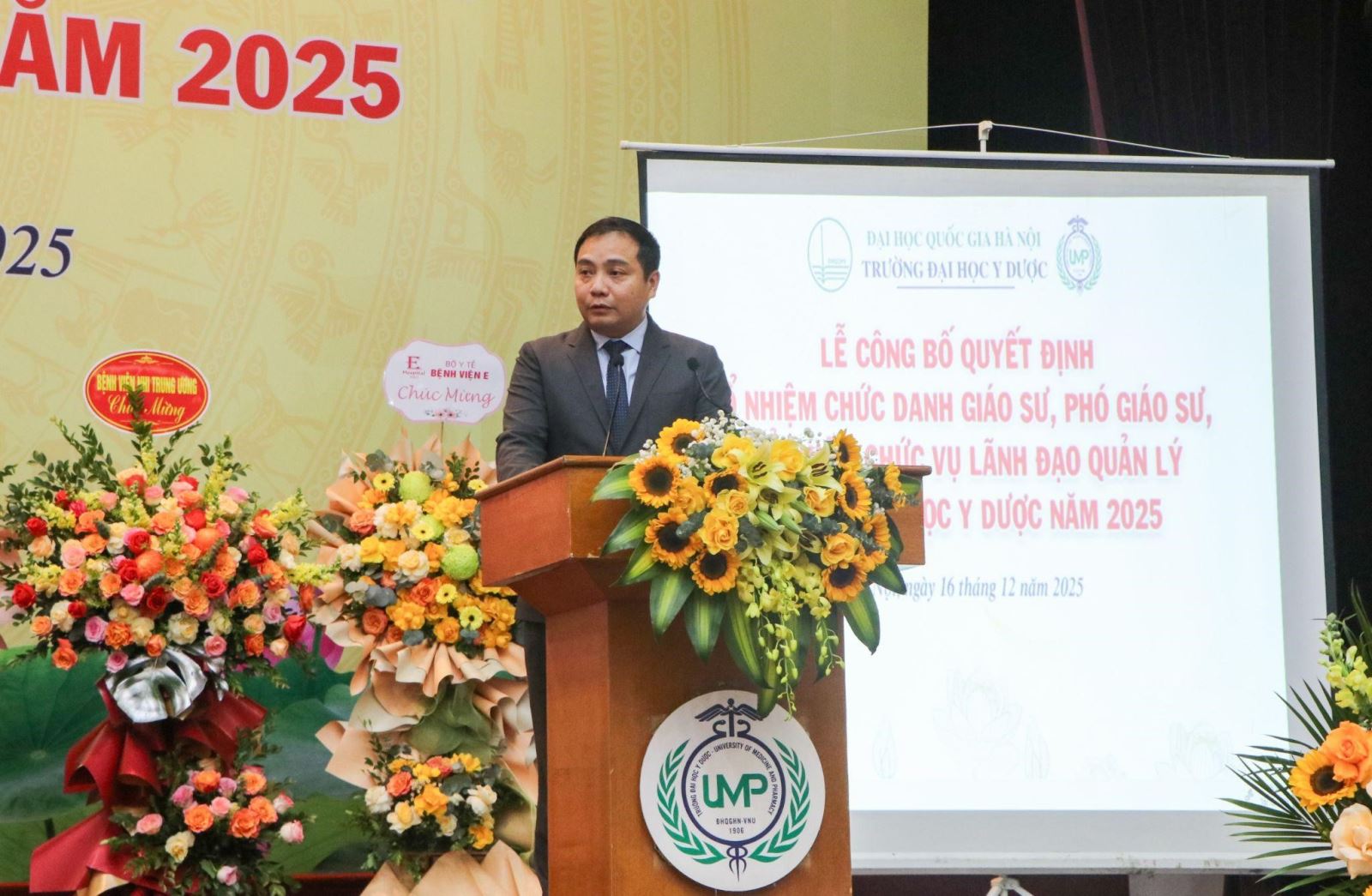 Lễ công bố và trao quyết định bổ nhiệm chức danh Giáo sư, Phó Giáo sư ...