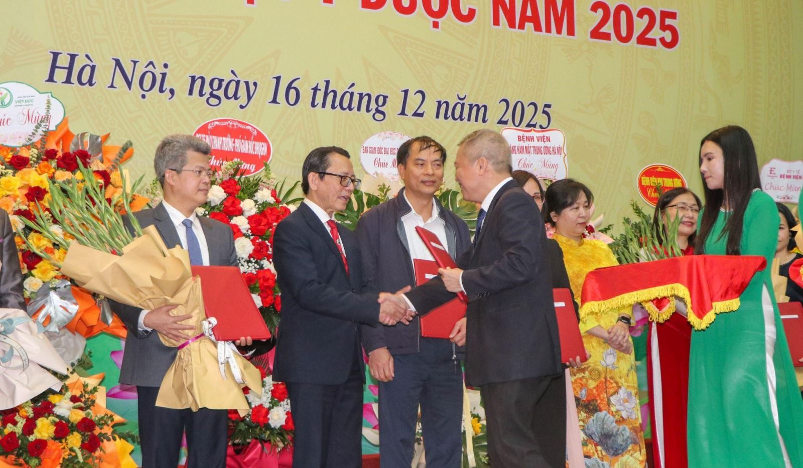 Lễ công bố và trao quyết định bổ nhiệm chức danh Giáo sư, Phó Giáo sư ...